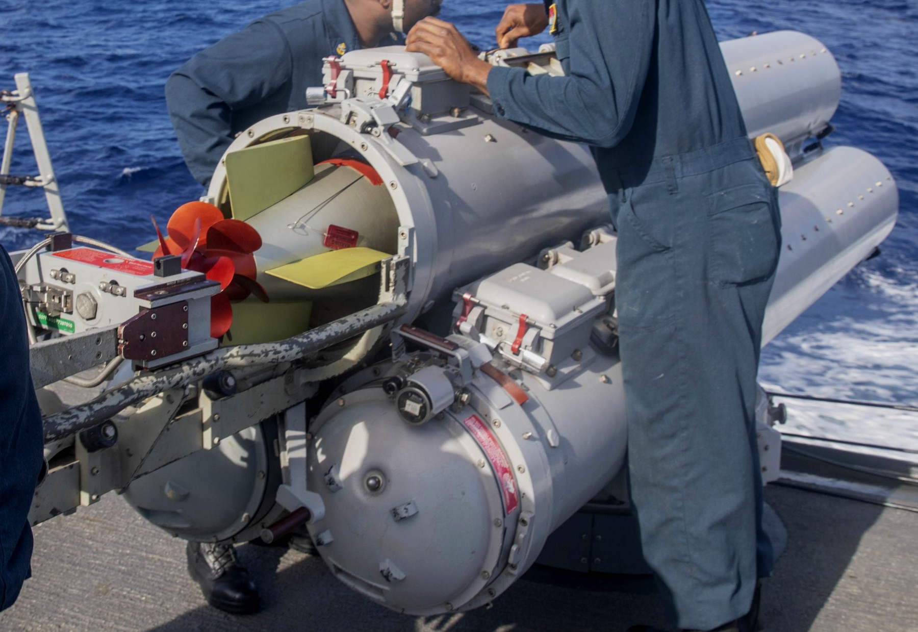 USS Benfold DDG-65 Arleigh Burke class Destroyer US Navy
