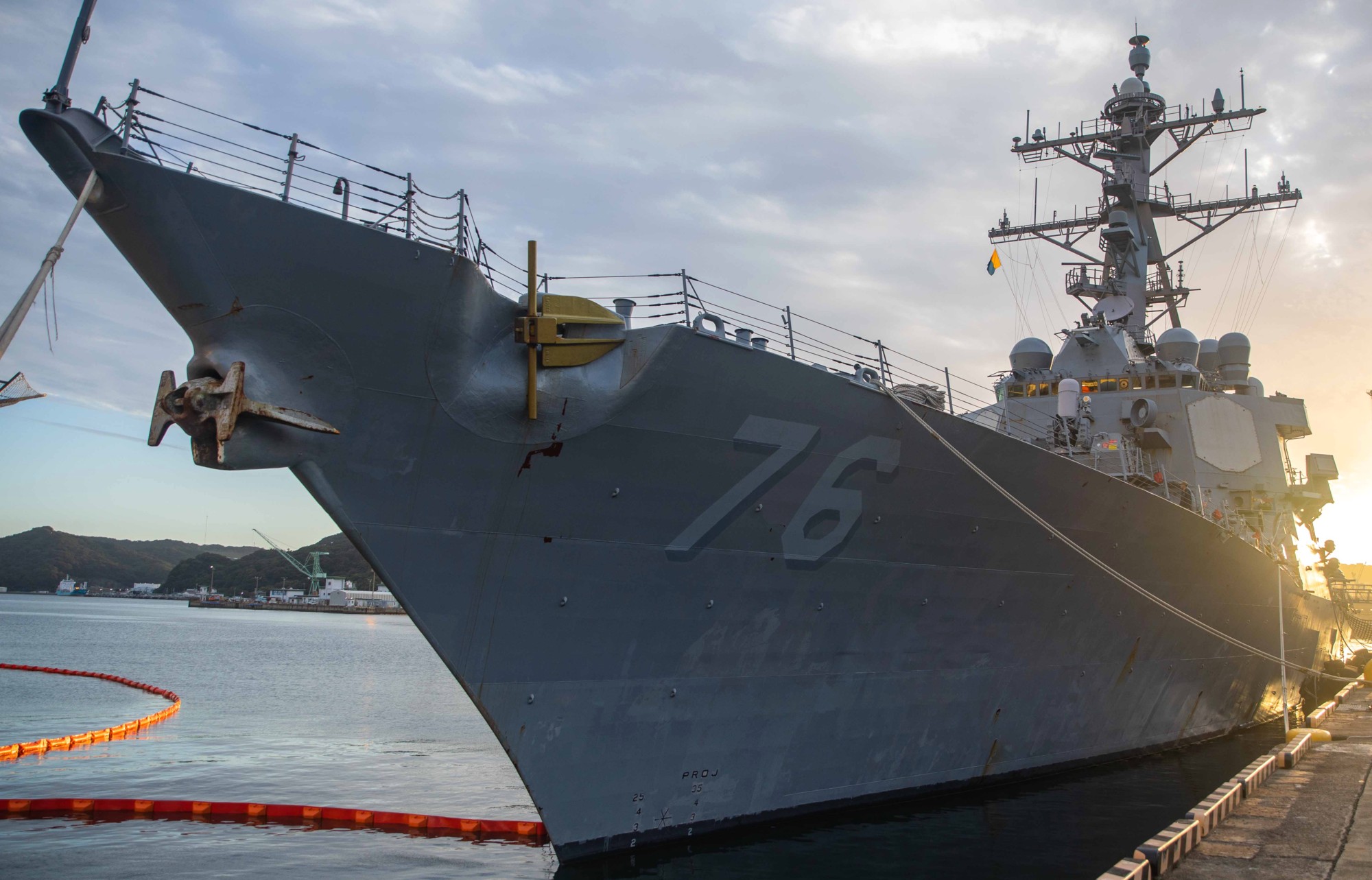 USS Higgins DDG-76 Arleigh Burke class Destroyer US Navy