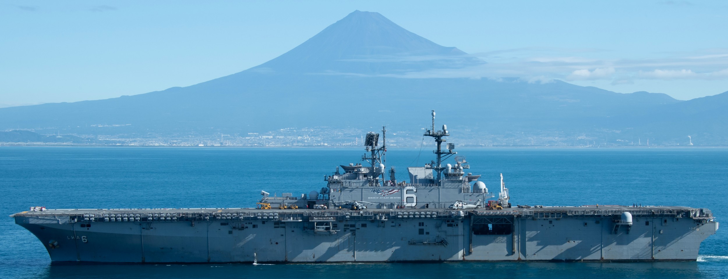 USS America LHA-6 Amphibious Assault Ship US Navy